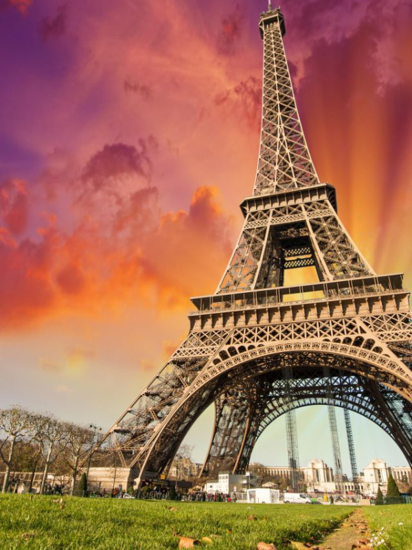 Eiffel Tower Background-overly